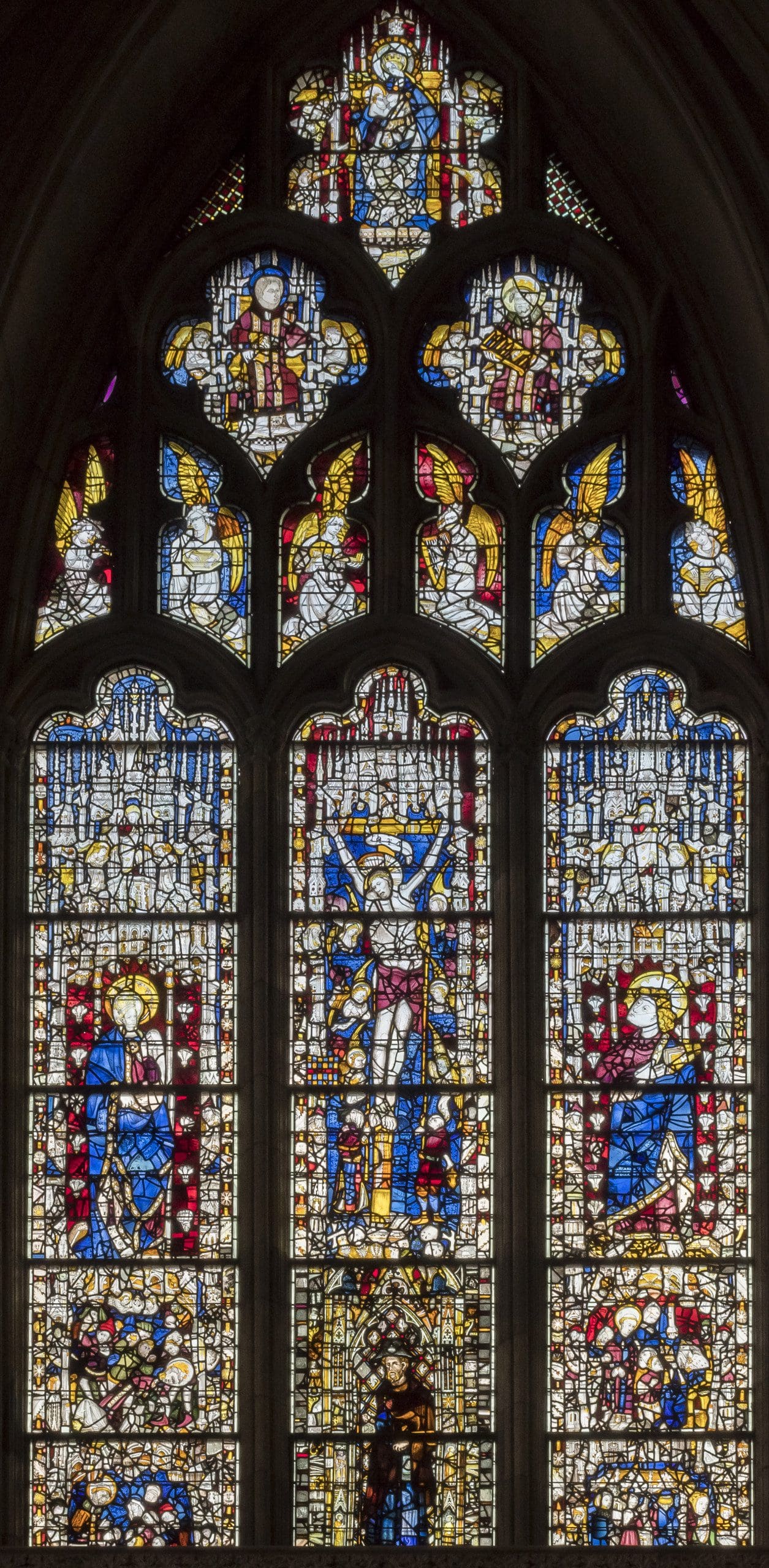 The Crucifixion Window in the Scrope Chapel of Yorkminster - Different ...